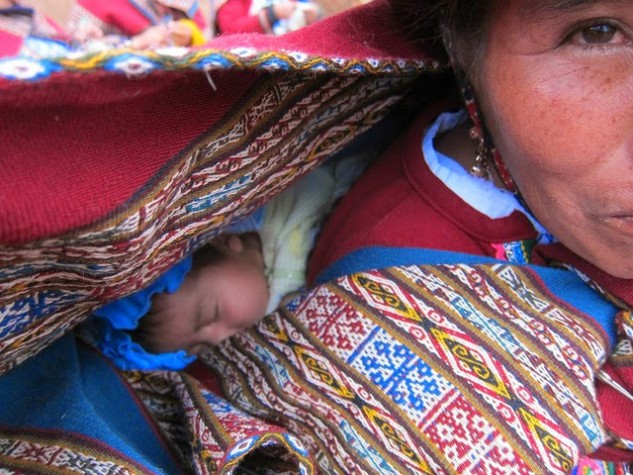 Peru-mama-with-baby - Sacred Earth Journeys