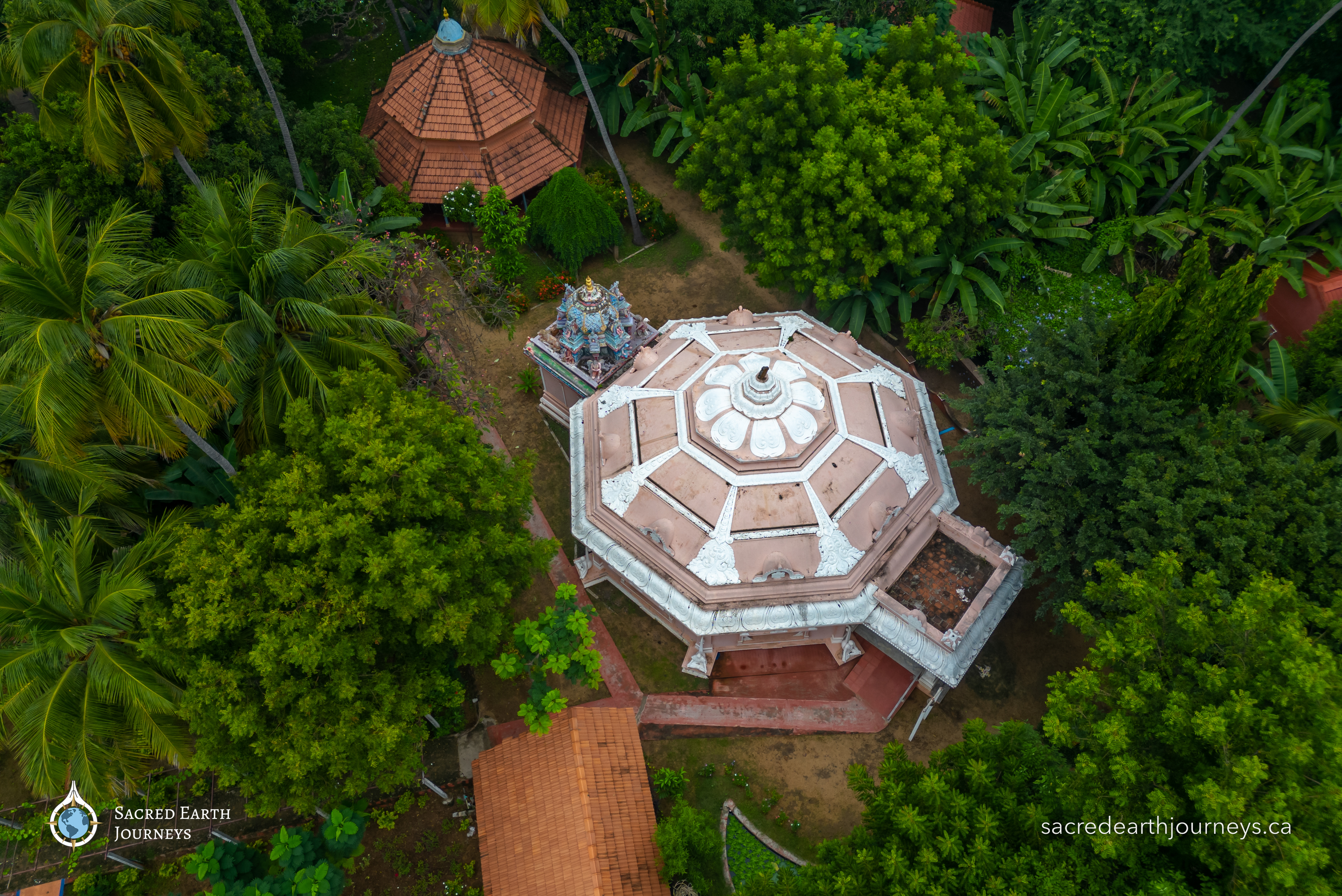 Shantivanam Ashram: Retreat and Renewal in the Footsteps of Father Bede ...